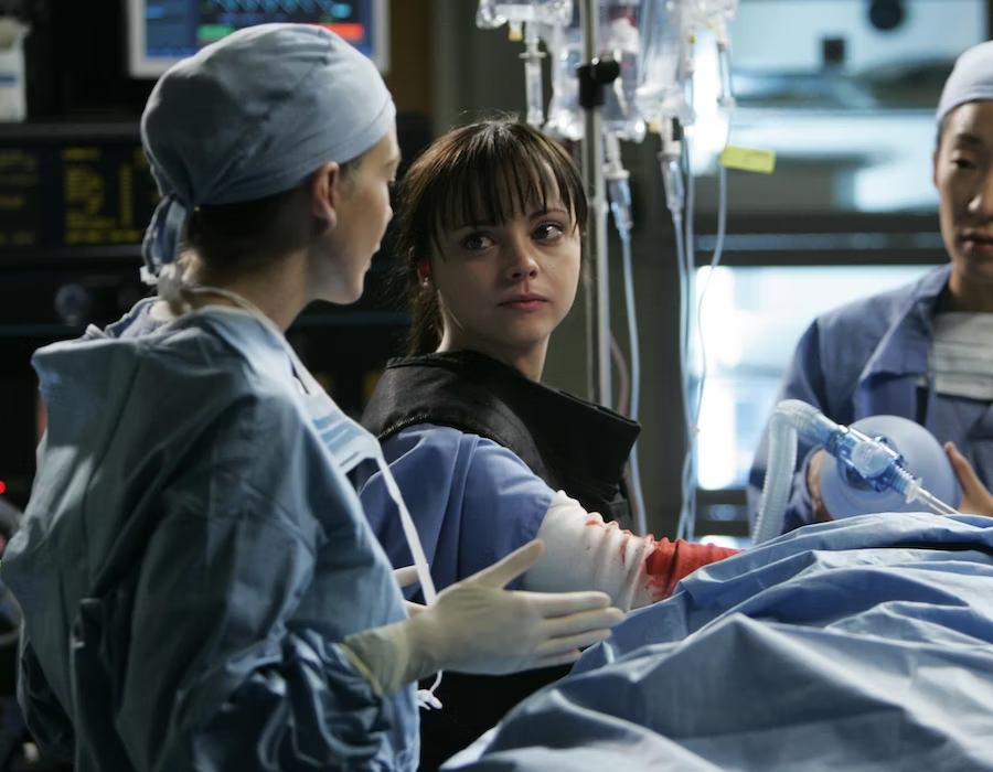 JUST 17 OF THE MOST BIZARRE MEDICAL CASES ON GREY’S ANATOMY